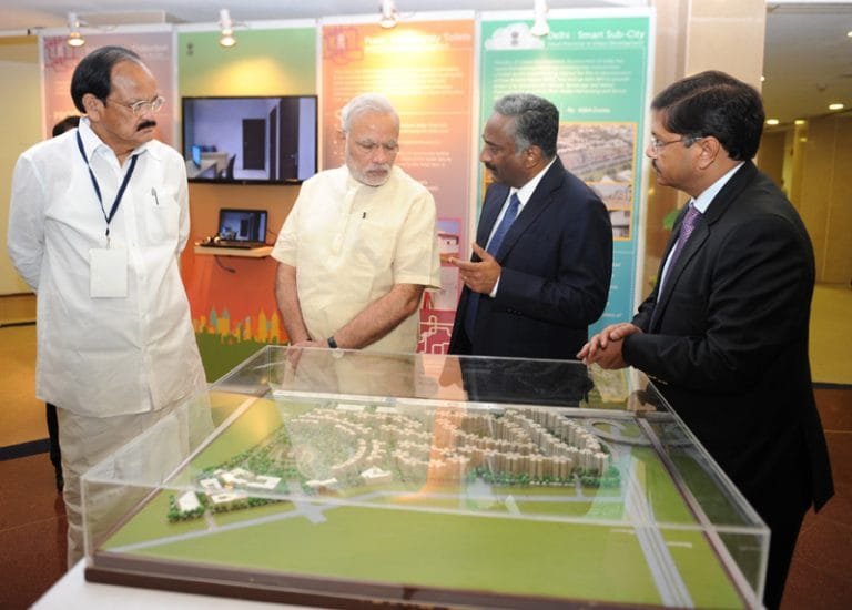 The Prime Minister, Shri Narendra Modi being briefed about the Smart ...